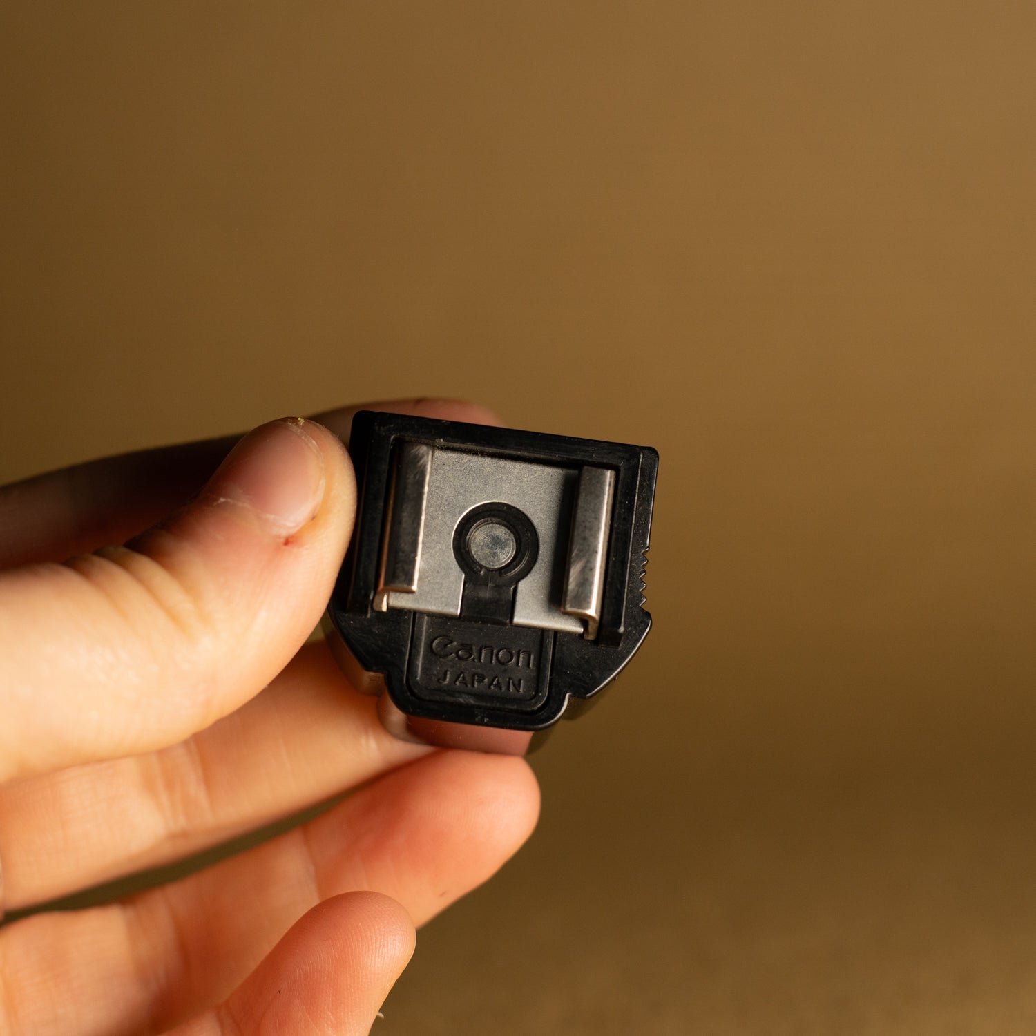 Canon F-1 Flash Hotshoe Adapter – Cameras By Max Ltd