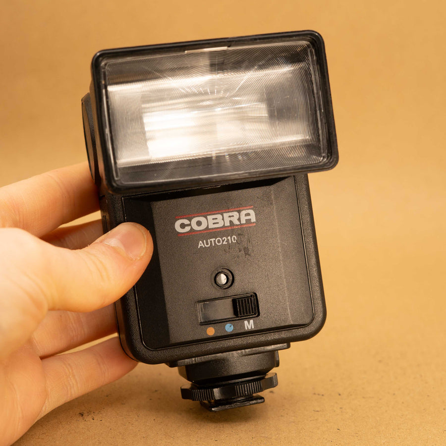 Cobra Auto 210 External Flash for 35mm Film Cameras – Cameras By Max Ltd